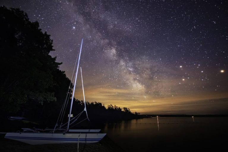 Is it Safe to Go Boating at Night? – Mariners General Insurance Group