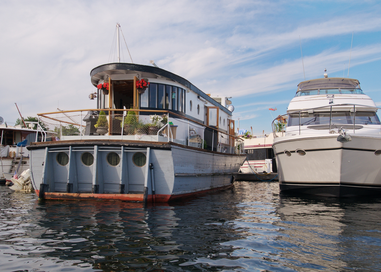 Tips for Selling Your Houseboat Quickly - Mariners General Insurance Group